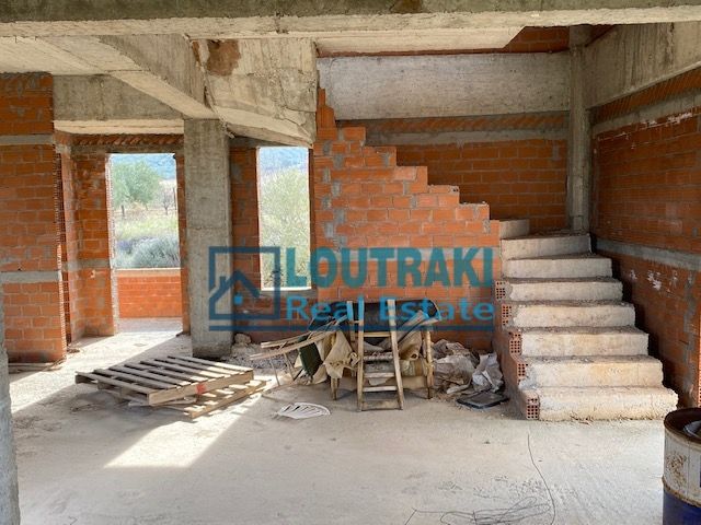 ΗΜΙΤΕΛΕΣ ΜΕΖΟΝΕΤΑ ΣΤΑ ΕΞΑΜΙΛΙΑ ΚΟΡΙΝΘΙΑΣ - Loutraki Real Estate